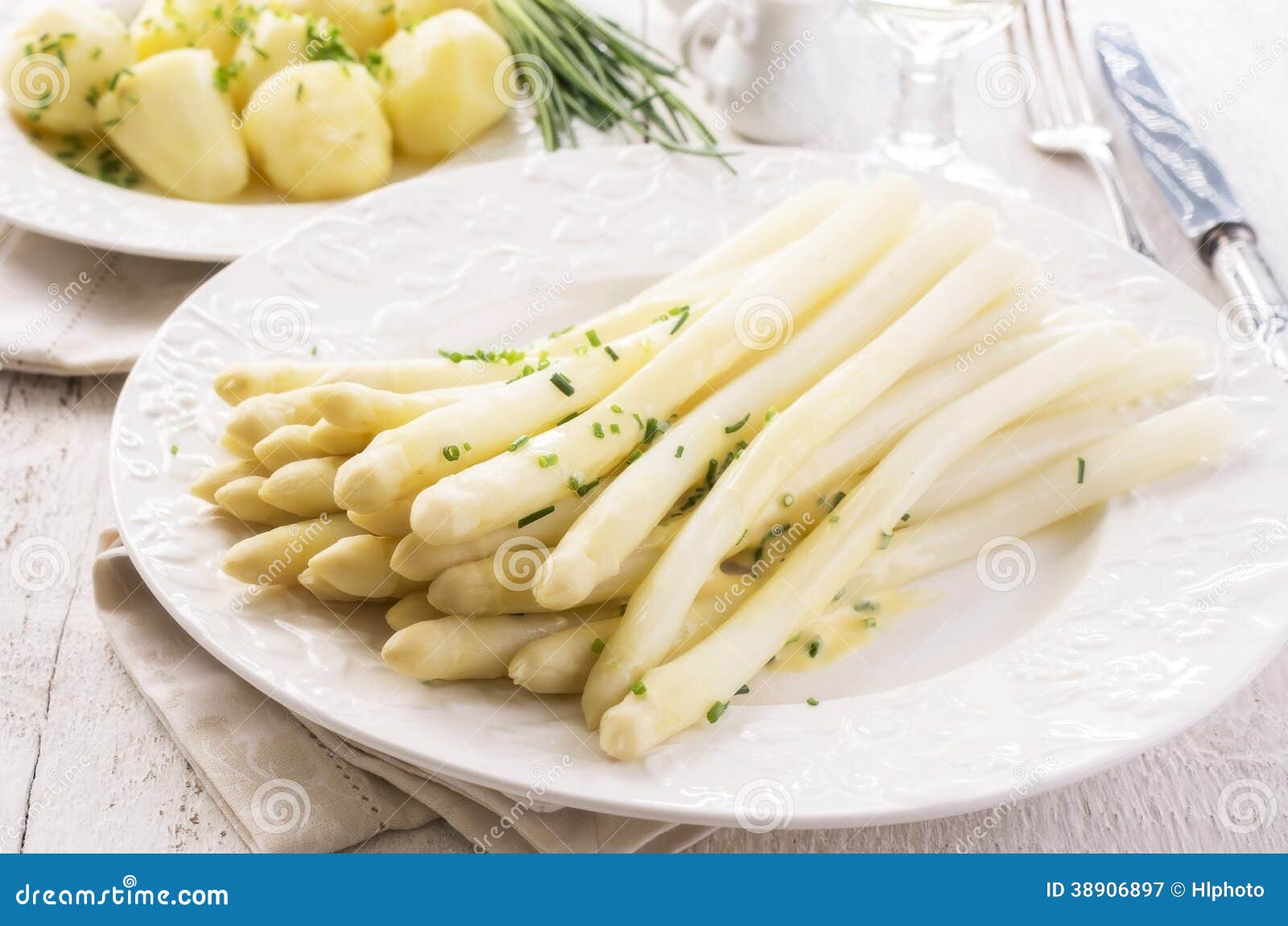 Witte Asperge Met Aardappel Stock Afbeelding - Image of gekookt, beige ...
