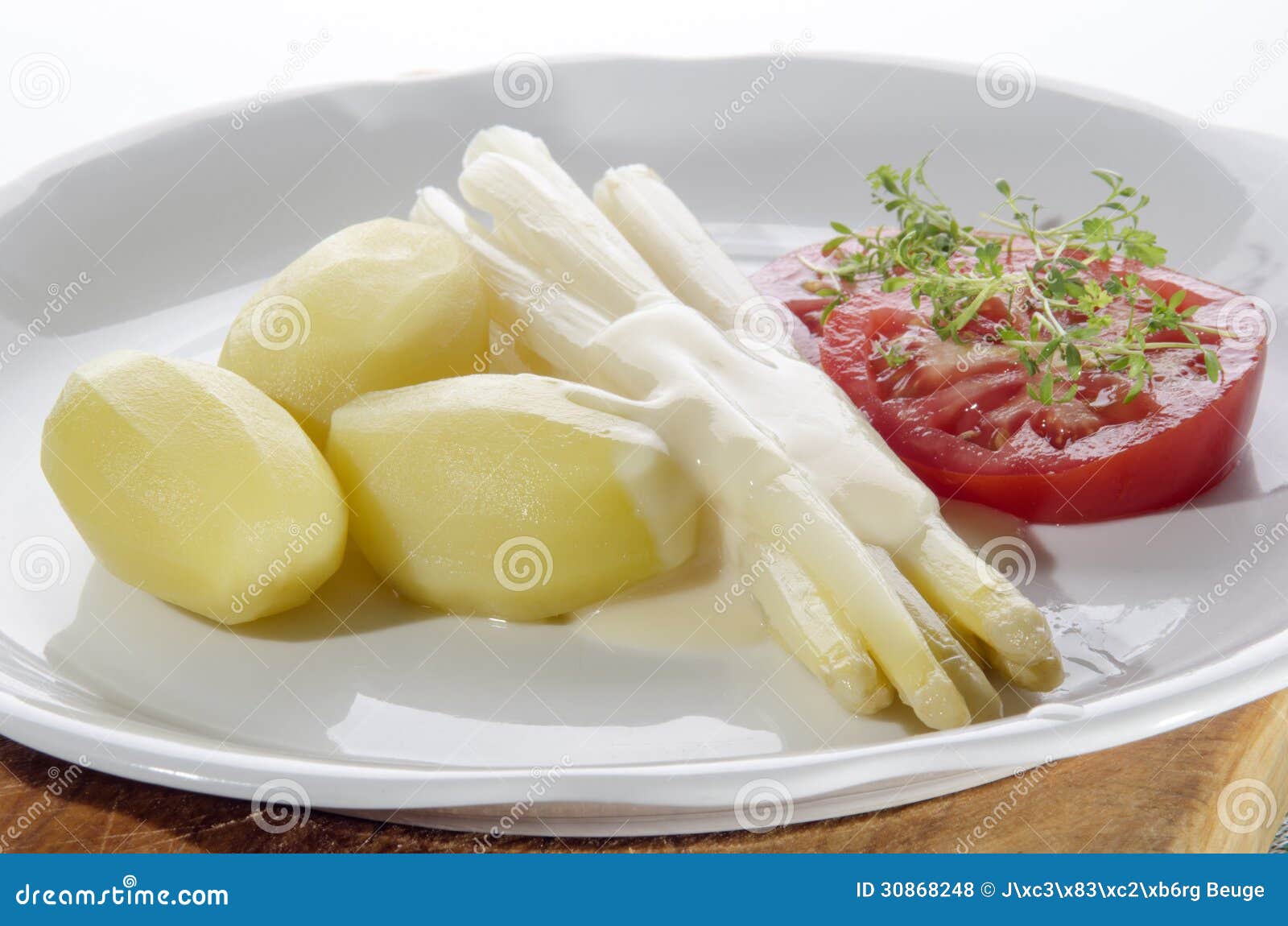 Witte Asperge Met Aardappel En Tomaat Stock Foto - Image of plaat ...