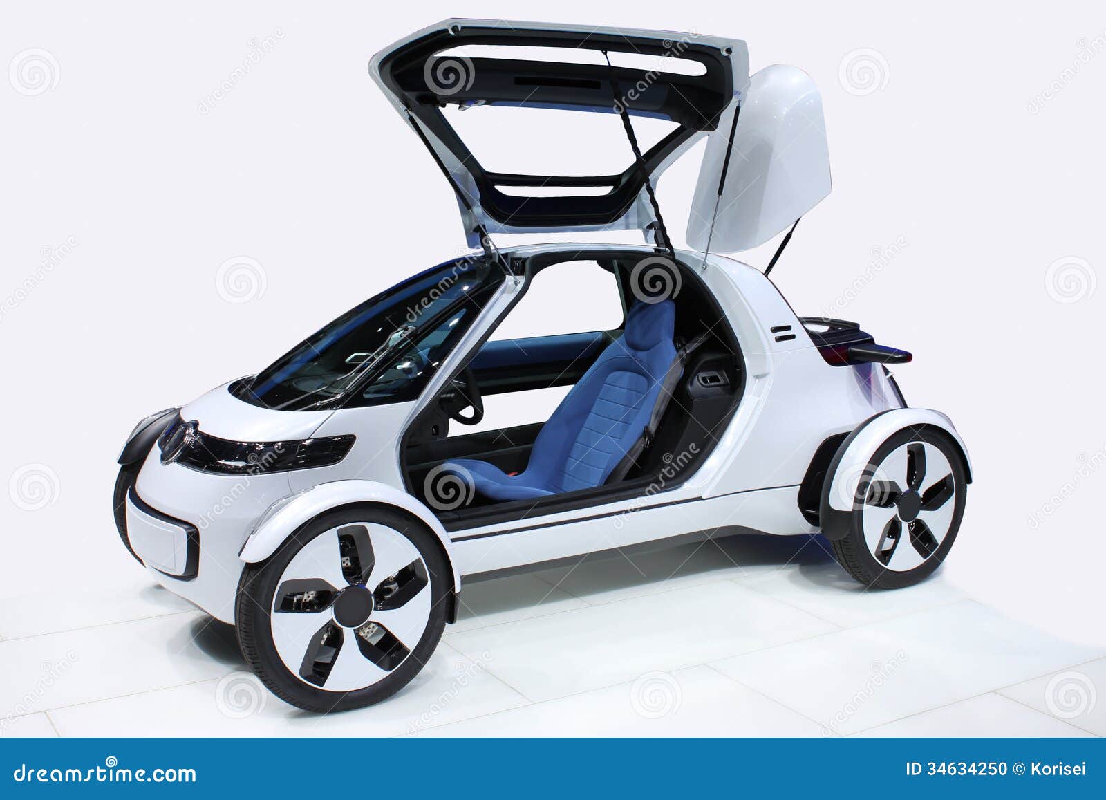 Witte auto van de toekomst stock foto. Image of binnenlands - 34634250