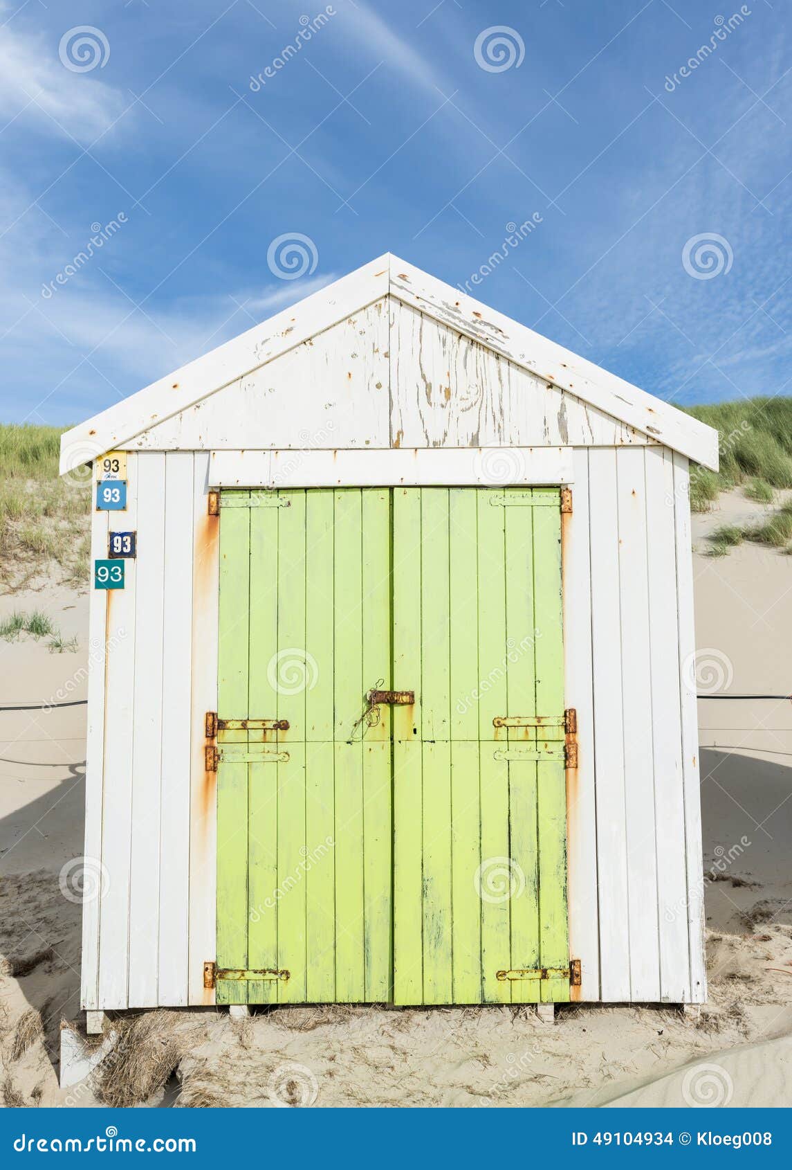 Witte Groene Cabine Op Het Strand Stock Foto - Image of overzees ...