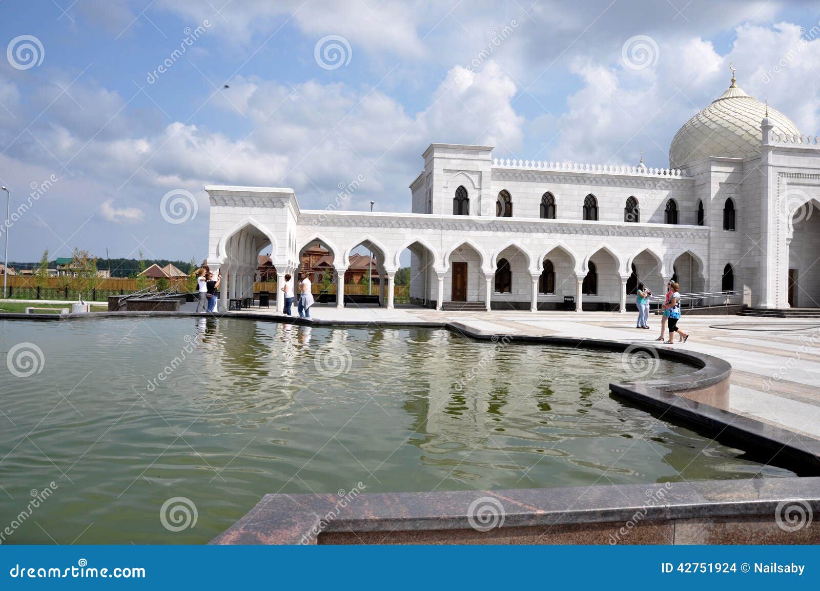 Witte Moskee in Het Dorp Van Bulgaars, Tatarstan, Rusland Redactionele ...
