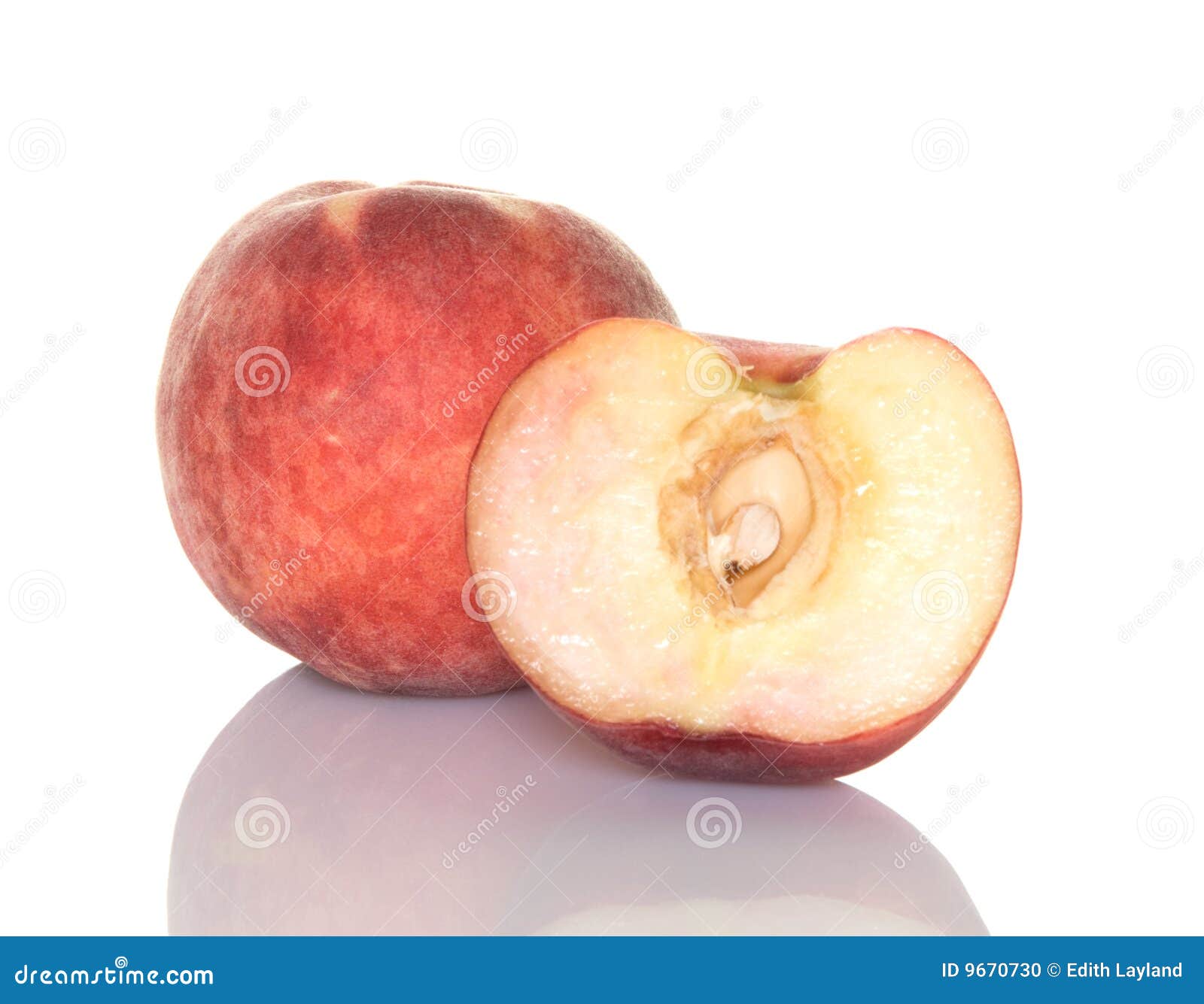 Witte Perzik en de Helft stock foto. Image of zoet, half - 9670730