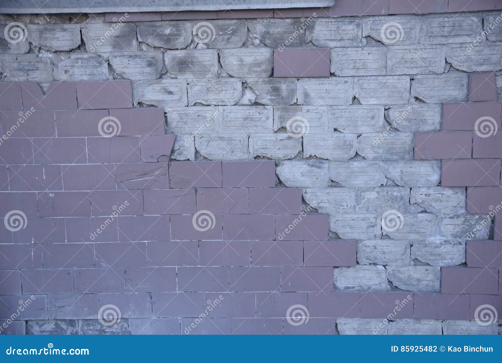 Witte Pinck Gebroken Bakstenen Muur Stock Foto - Image of gebroken ...