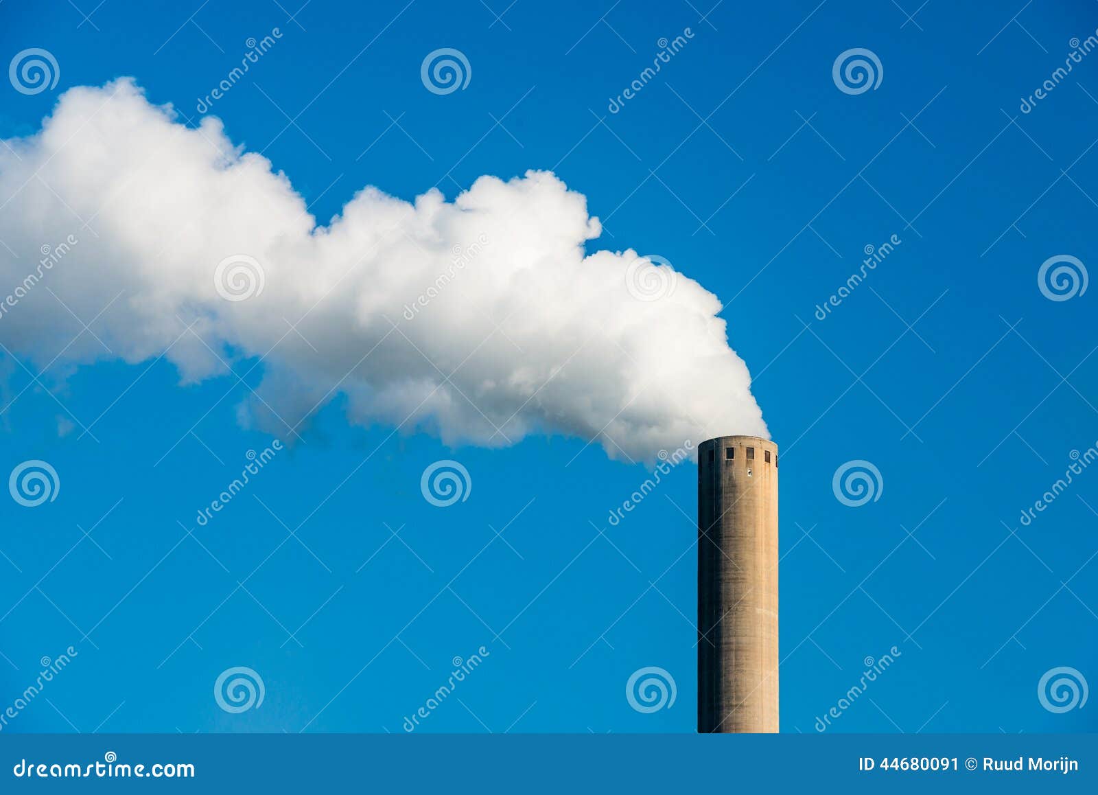 Witte Rook Van Een Schoorsteen Stock Afbeelding - Image of vuil ...