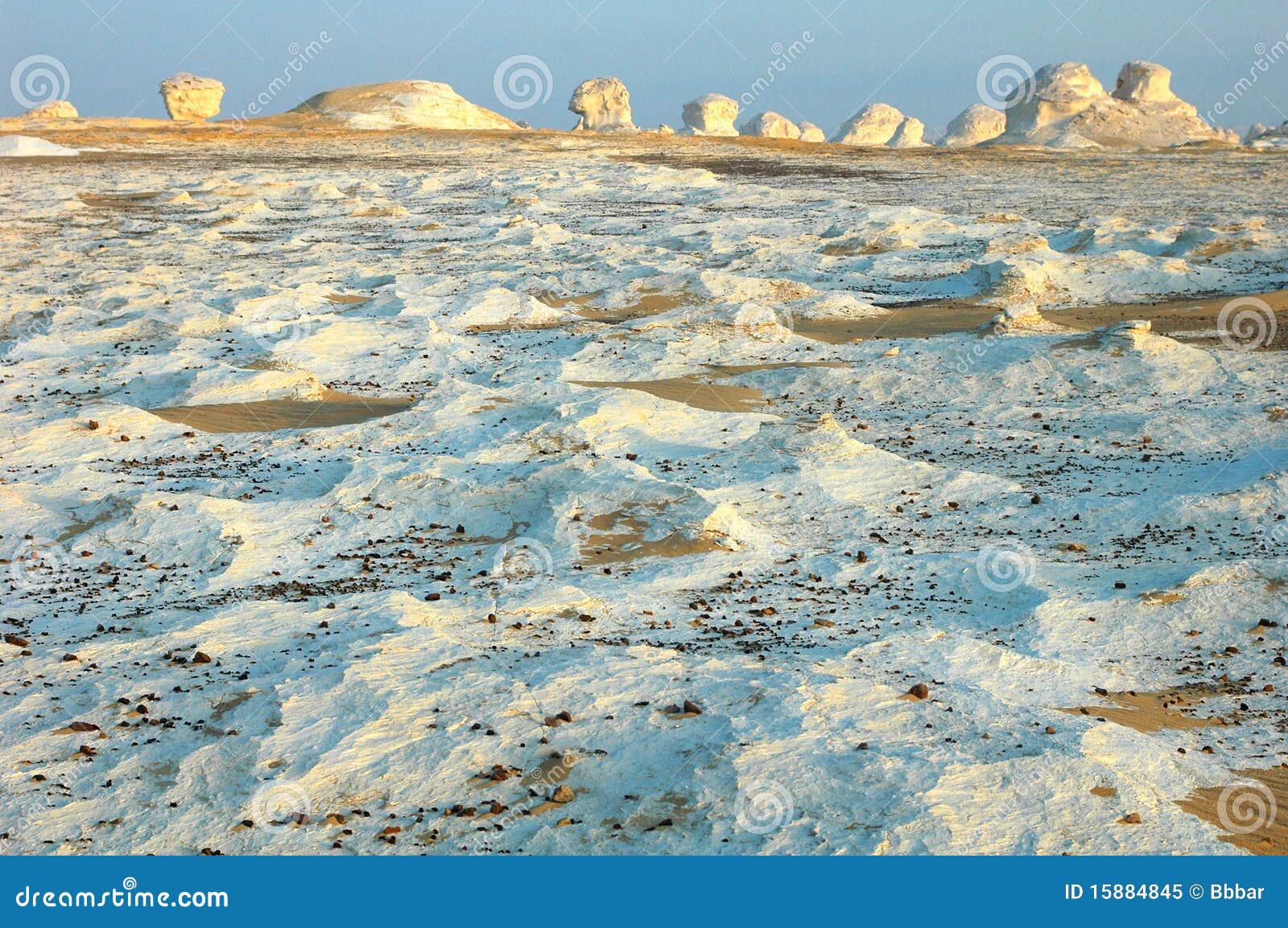 Witte woestijn in Egypte stock afbeelding. Image of blauw - 15884845