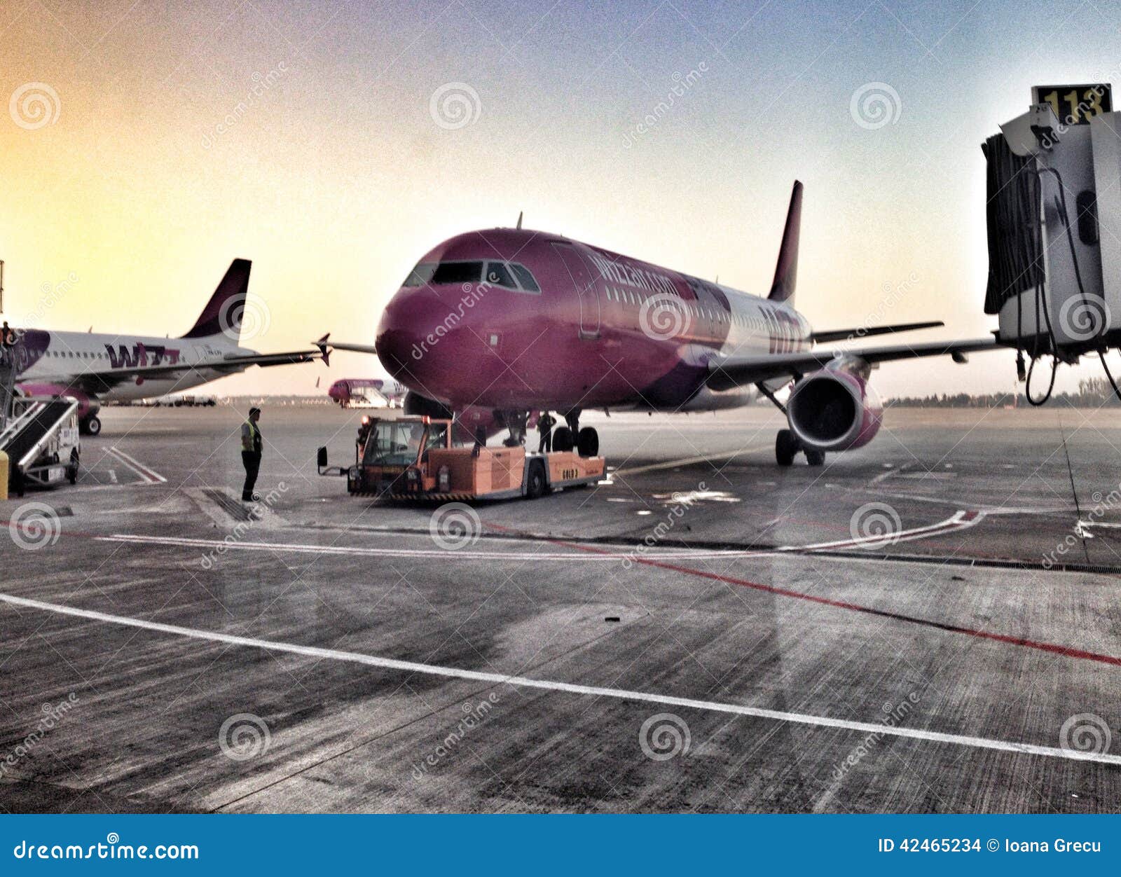 Wizz Air Plane at Boarding Gate Editorial Stock Image - Image of cost ... Wizz Air Plane at Boarding Gate Editorial Stock Image - Image of cost ...