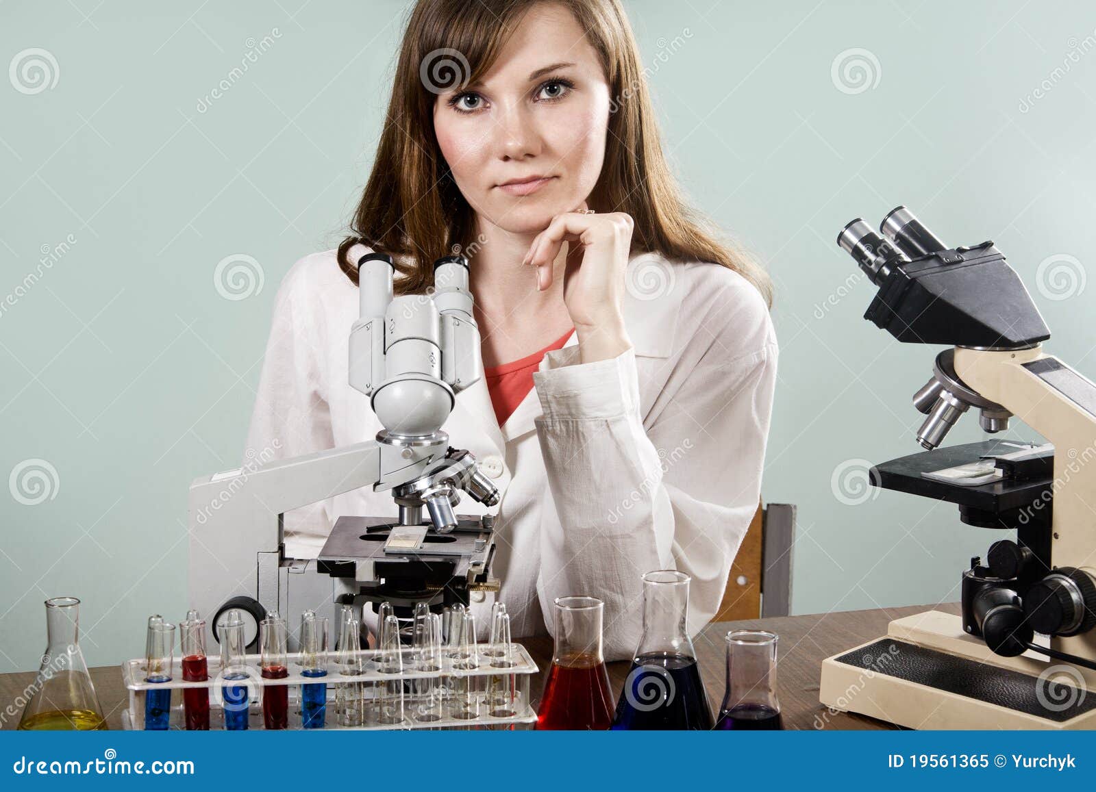 Woman Analyzing Samples in a Lab Stock Image - Image of expertise ...