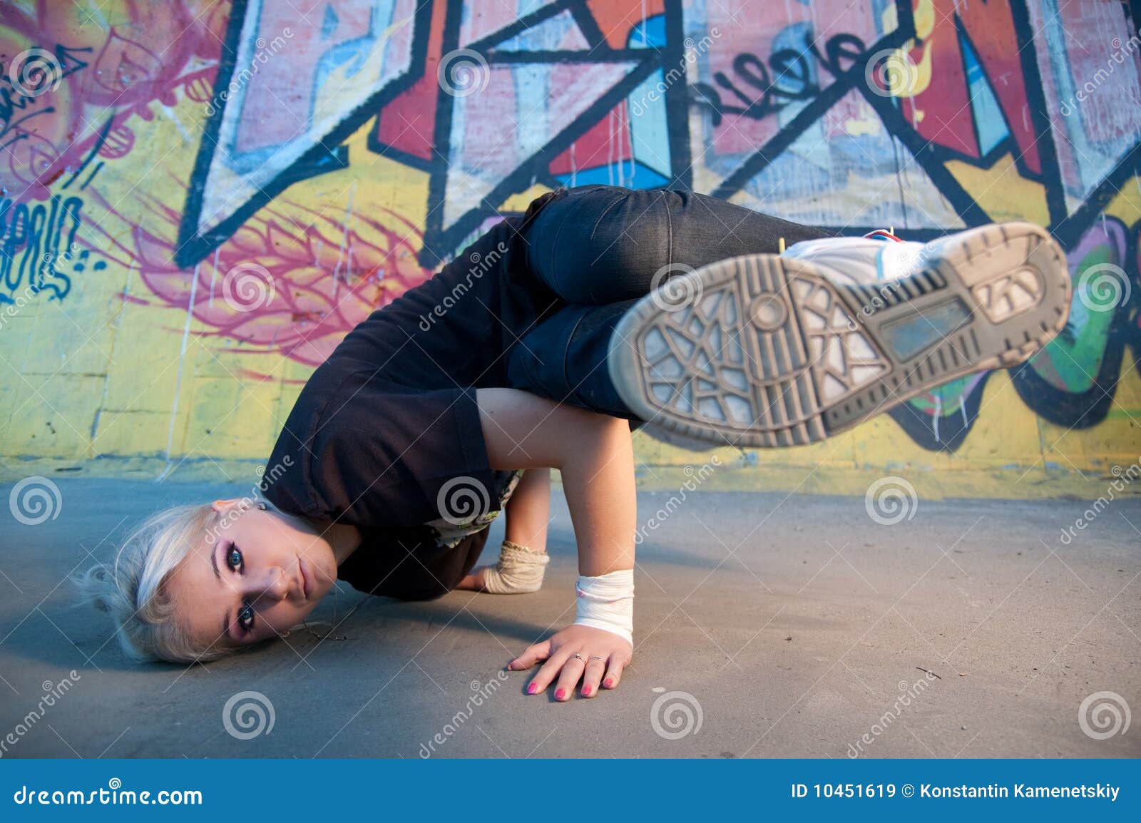 Woman breakdancing stock image. Image of beauty, modern - 10451619