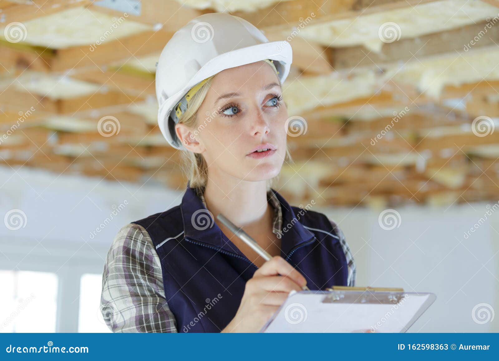 Woman Builder Writing on Clipboard Stock Image - Image of business ...