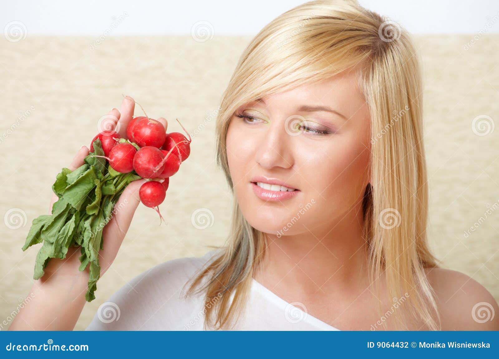 Woman with a Bunch of Radishes Stock Photo - Image of happy, hair: 9064432