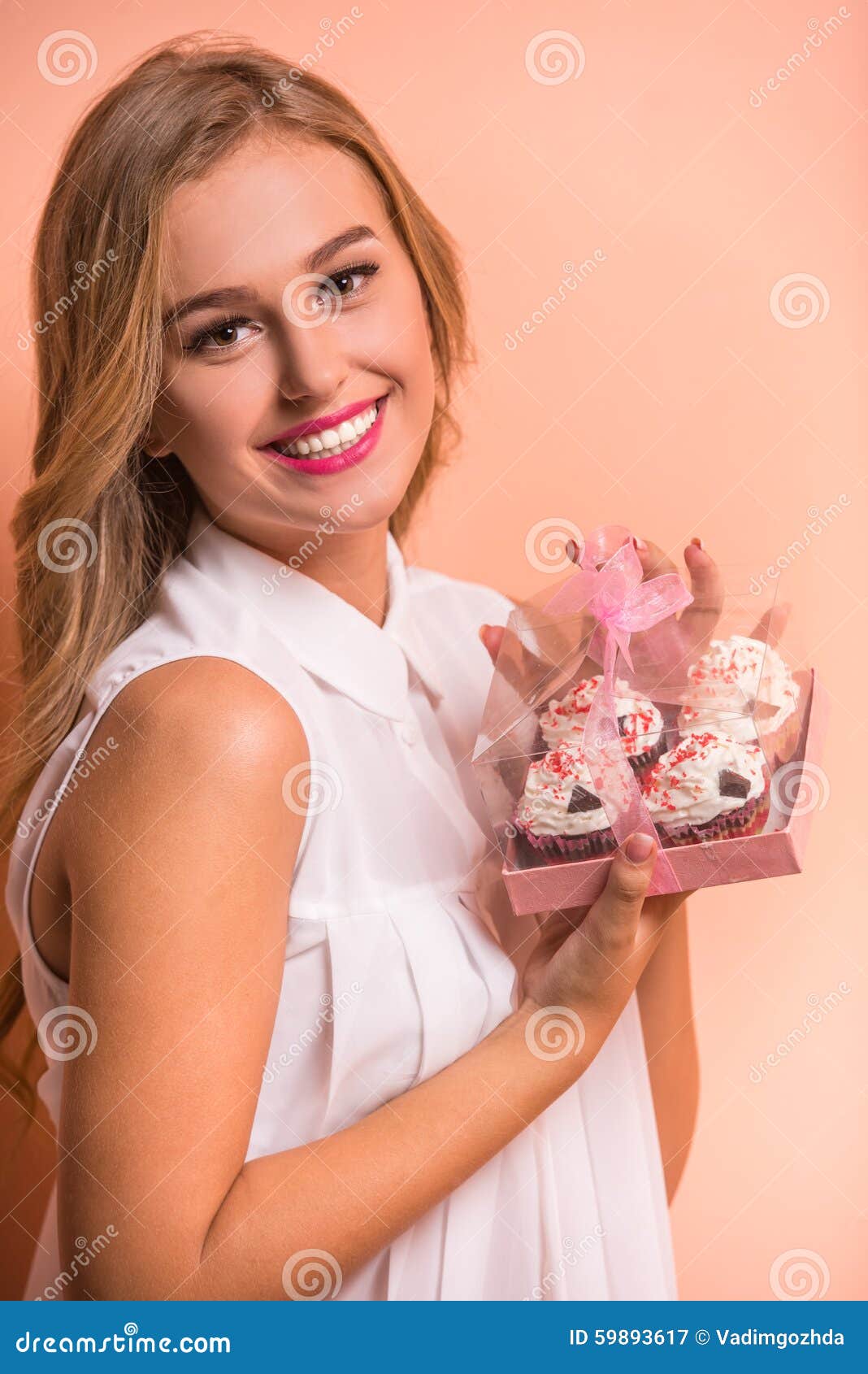 Woman with cake stock image. Image of decoration, attention - 59893617