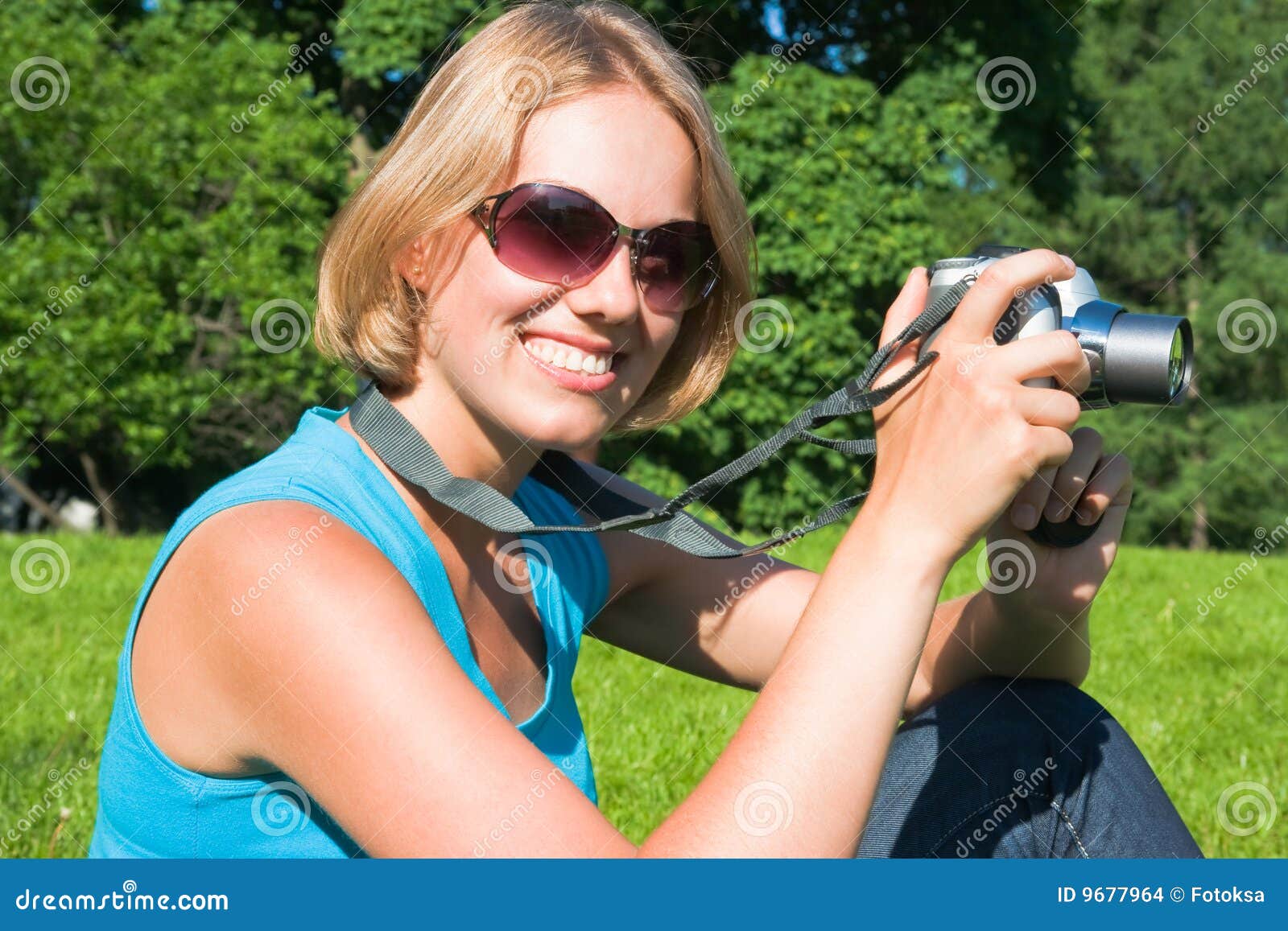 The woman with the camera stock photo. Image of nature - 9677964