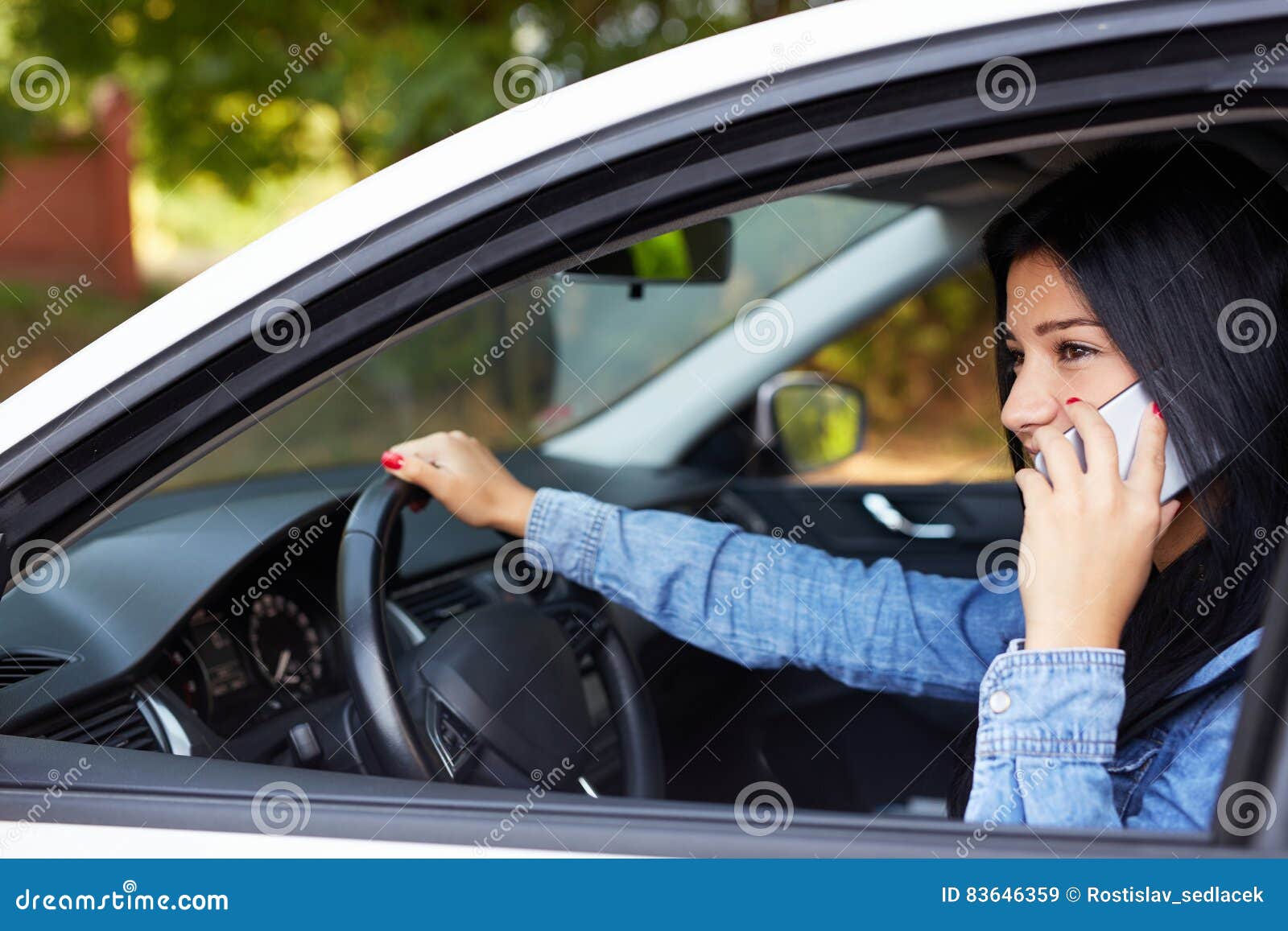 Woman in the Car and Calling Stock Image - Image of phone, cell: 83646359