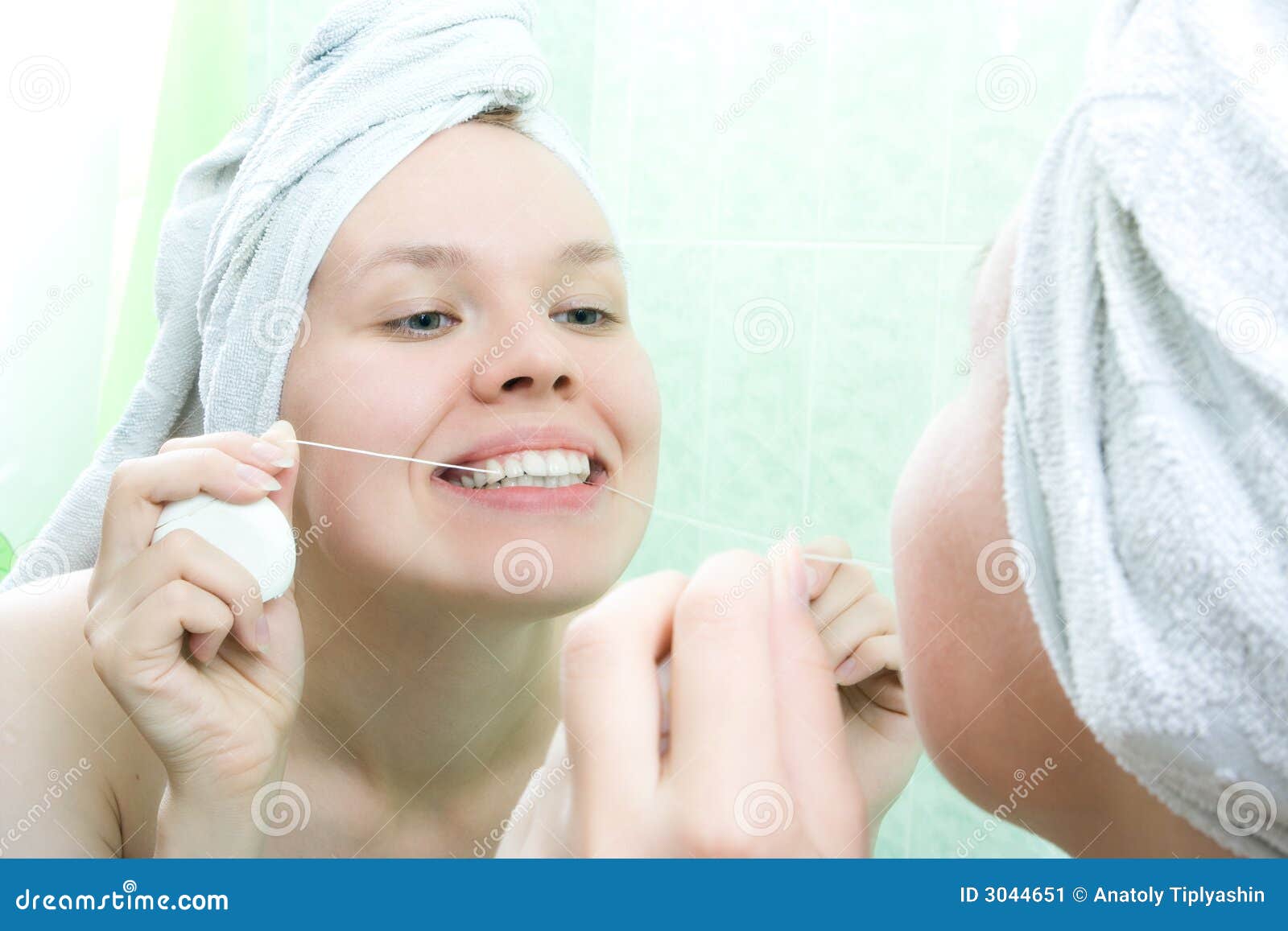 Woman clean teeth thread stock image. Image of body, indoor - 3044651
