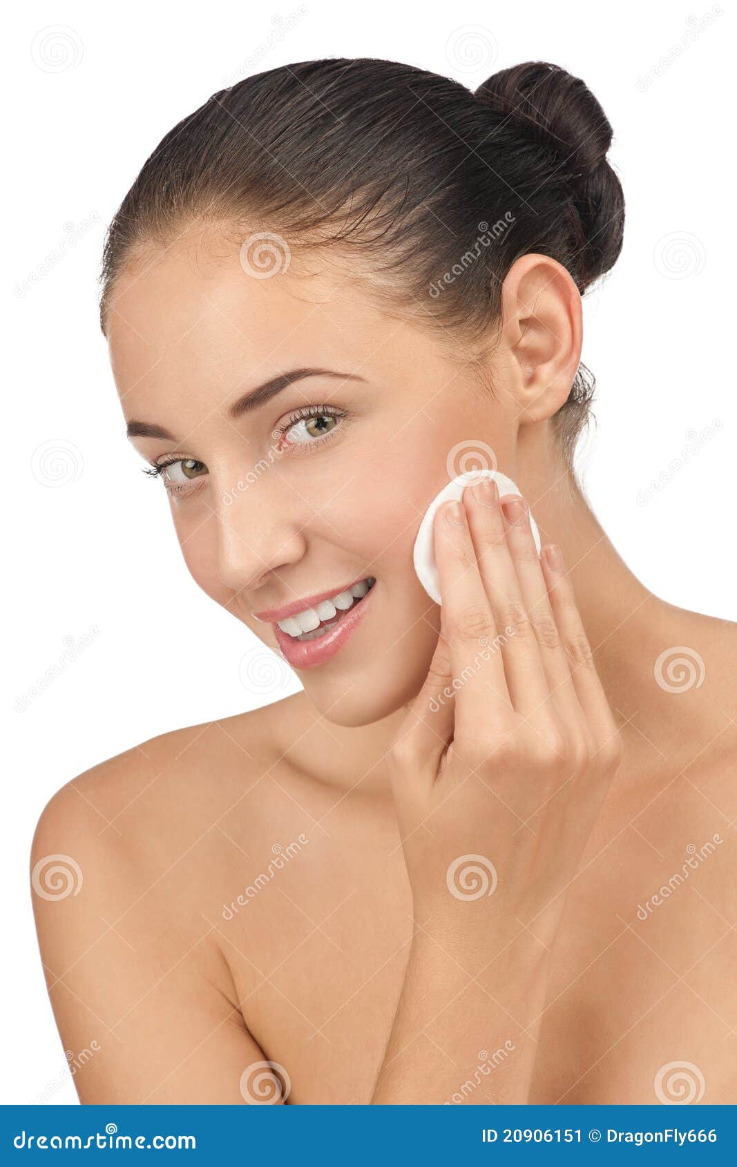 Woman cleaning her face stock image. Image of beauty - 20906151