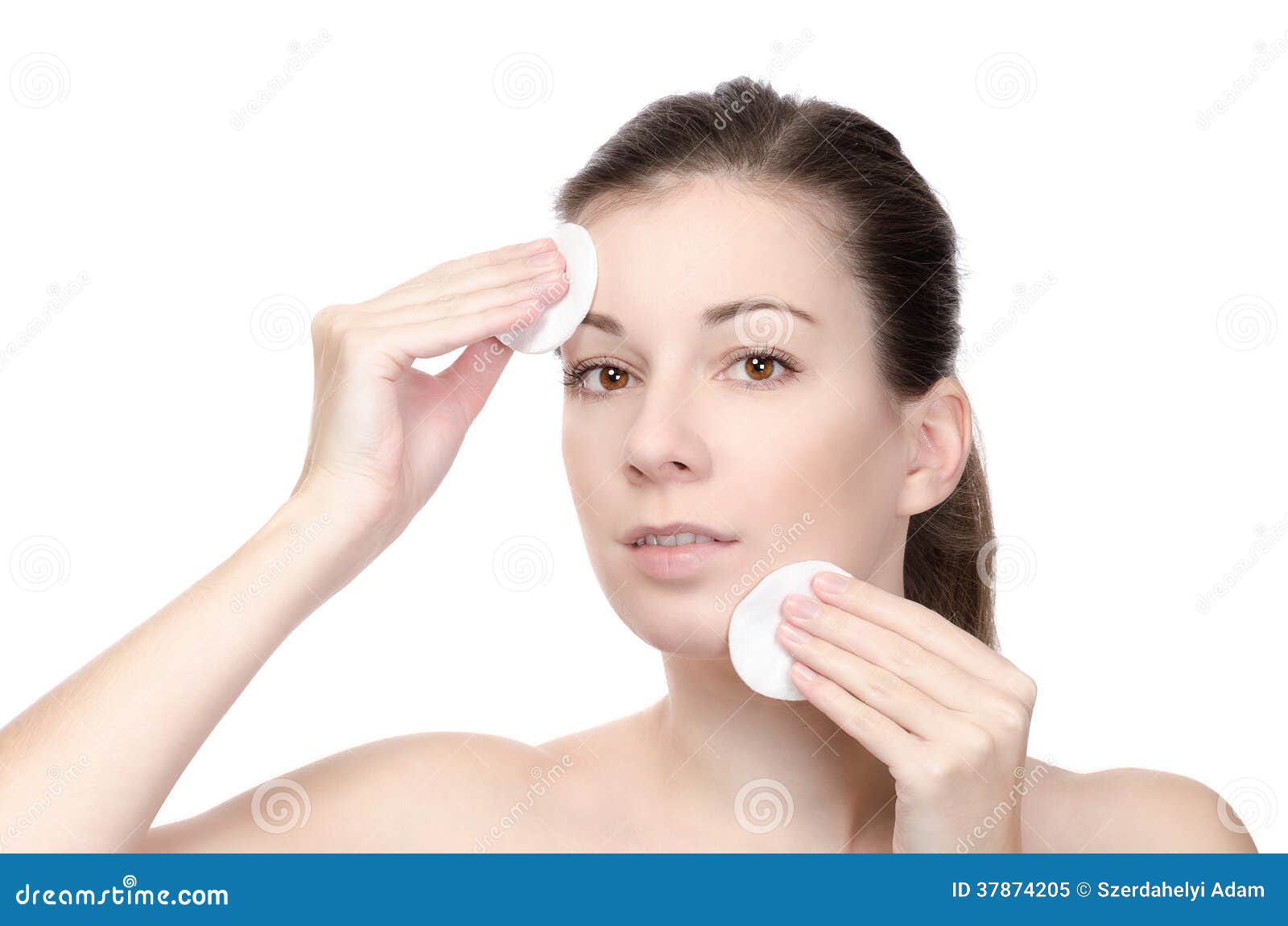 Woman cleaning her face stock image. Image of human, eyes - 37874205