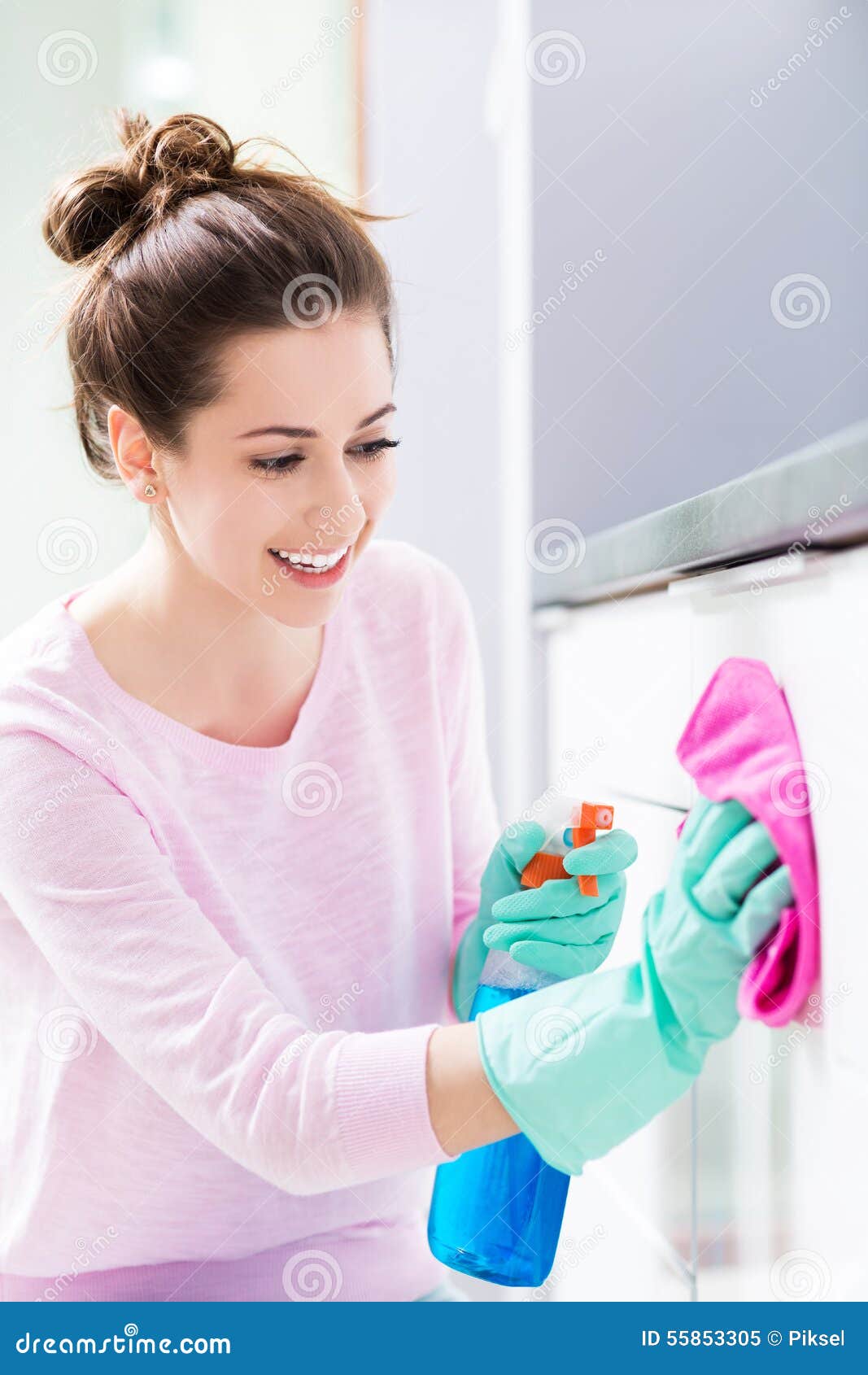 Woman cleaning kitchen stock image. Image of gloves, apartment - 55853305
