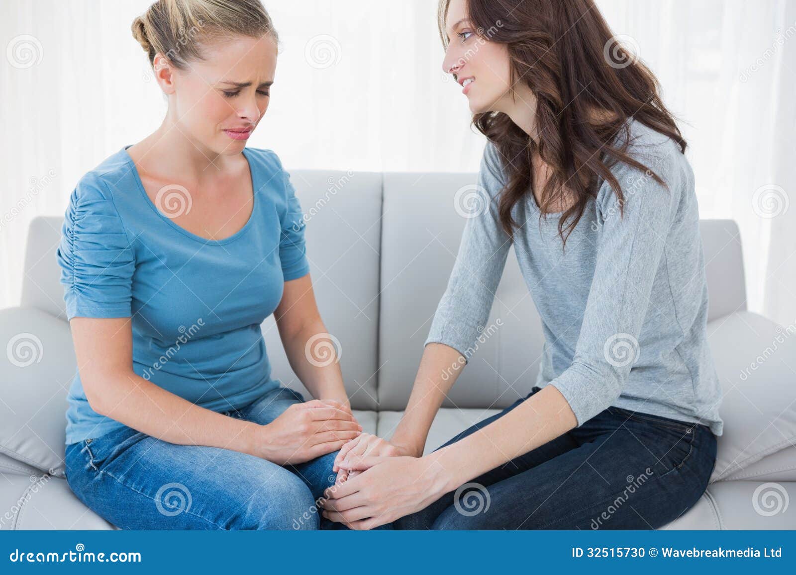 Woman Consoling Her Crying Friend Stock Photo - Image: 32515730