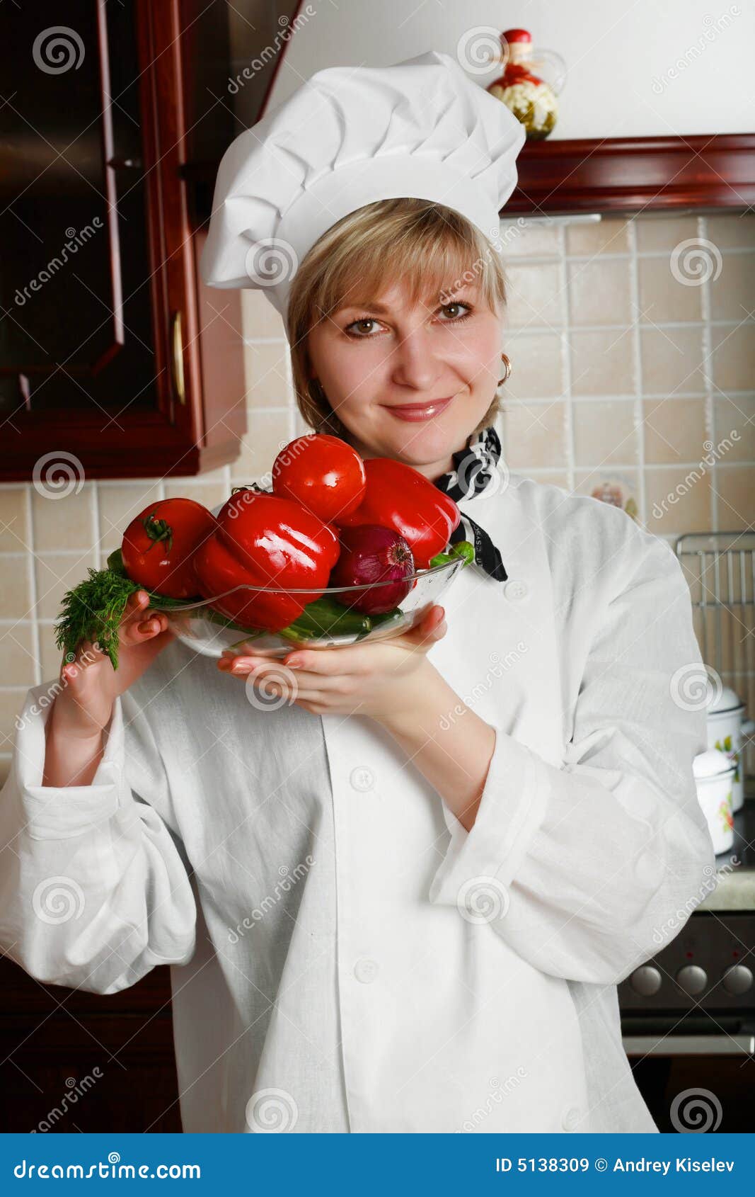 Woman cook stock image. Image of food, plate, home, occupation - 5138309