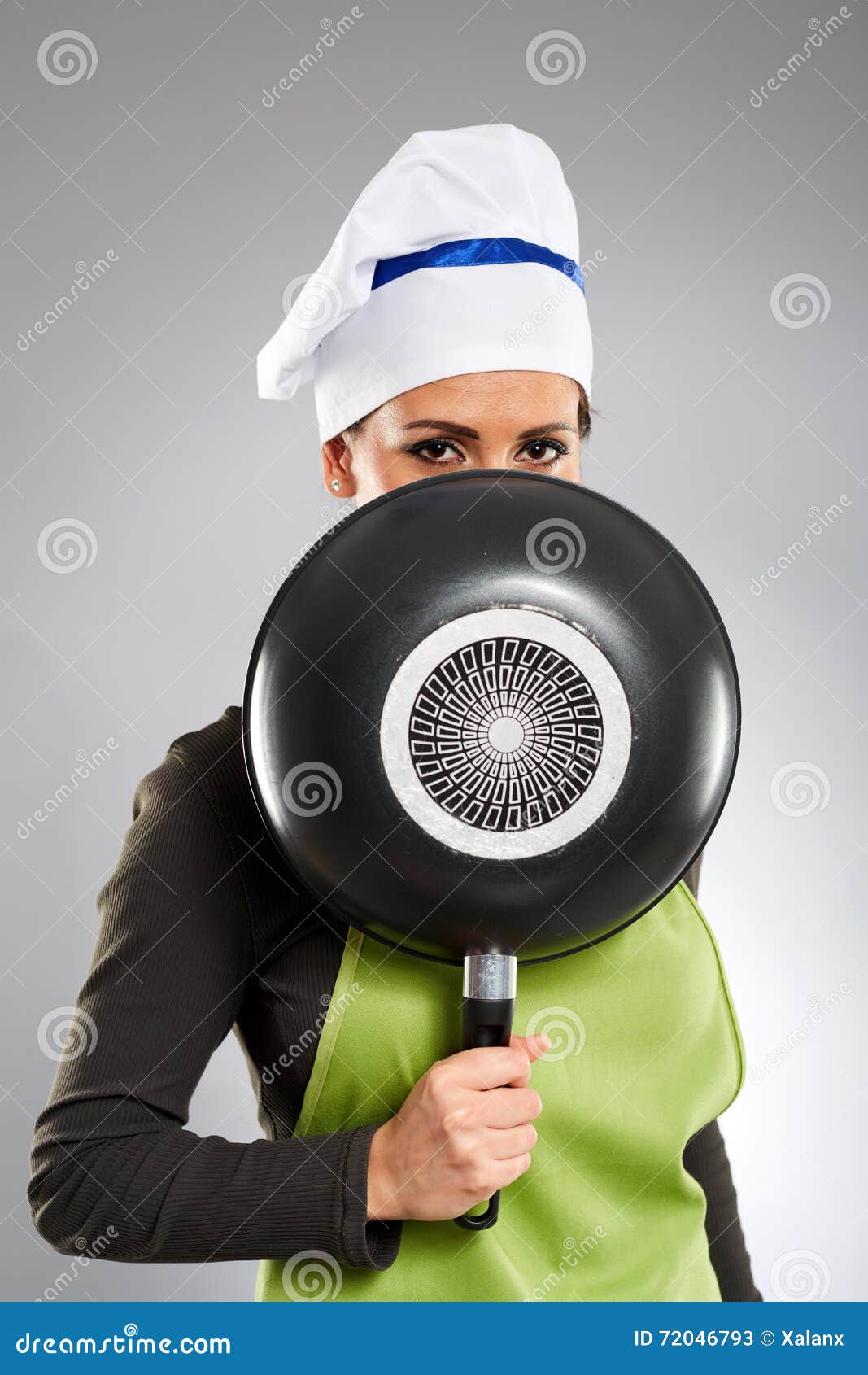 Woman cook with a wok stock image. Image of cook, face - 72046793
