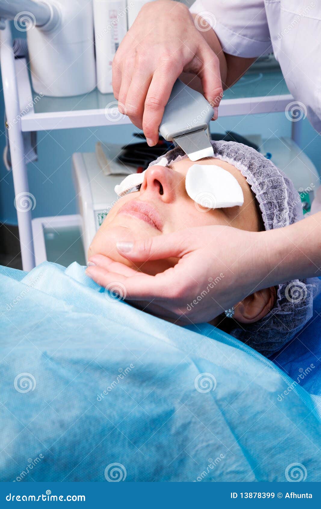 Woman Cosmetologist To Work Stock Image - Image of massage, lifestyles ...