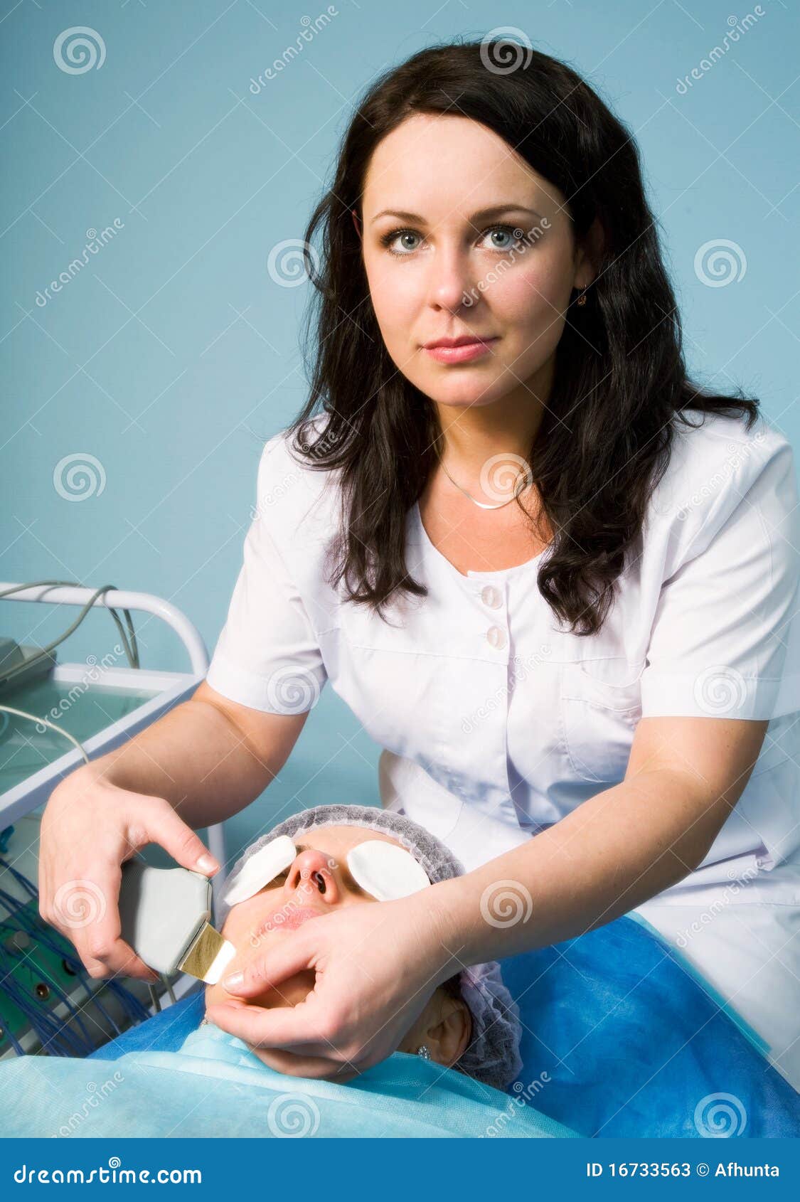 Woman Cosmetologist To Work Stock Image - Image of exfoliation ...