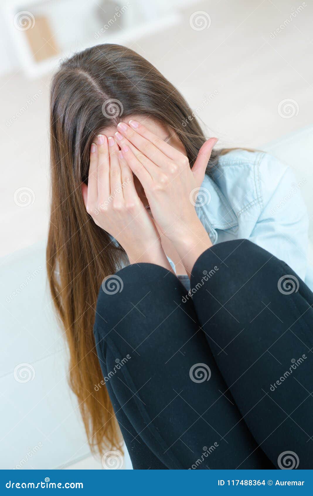 Woman cry and hide face stock photo. Image of stressed - 117488364