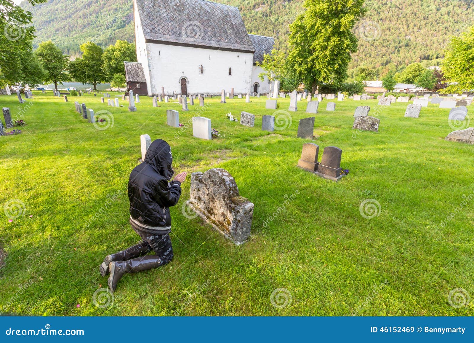 Crying Woman stock image. Image of tombs, crying, praying - 46152469