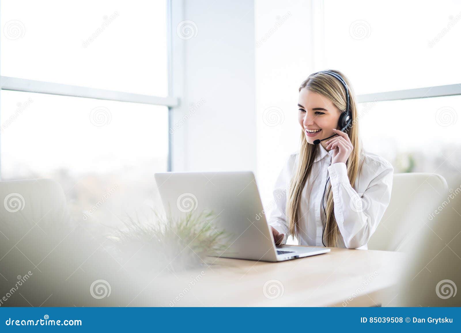 Woman Customer Support Operator with Headset Stock Photo - Image of ...