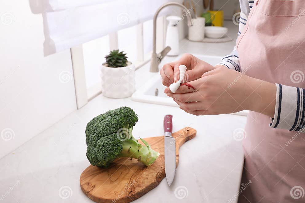 Woman Cut Finger While Cooking In Kitchen Closeup Stock Image Image Of Health Hand 215379047