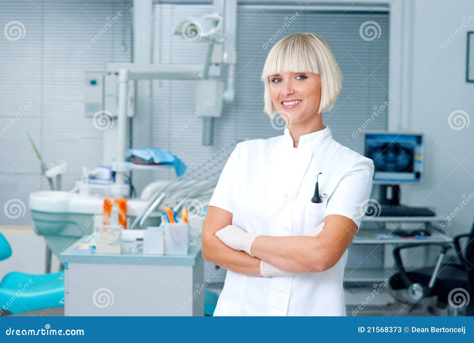 Woman dentist stock image. Image of mouth, lipps, office - 21568373