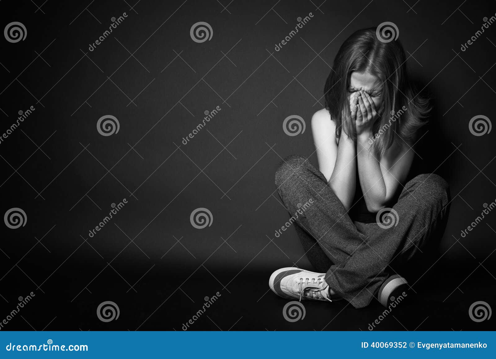 Sad Girl Crying Wallpapers