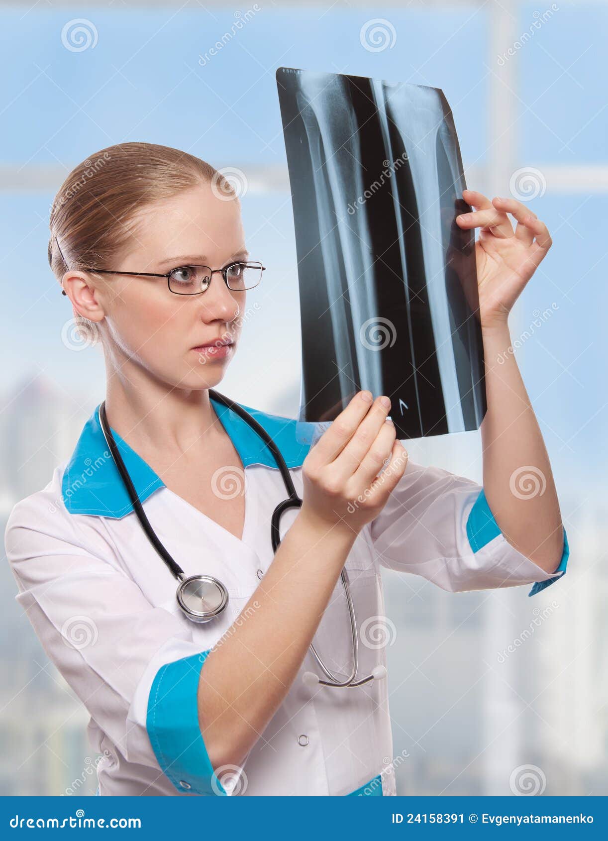 Woman Doctor Holding an X Ray Stock Image - Image of medical ...