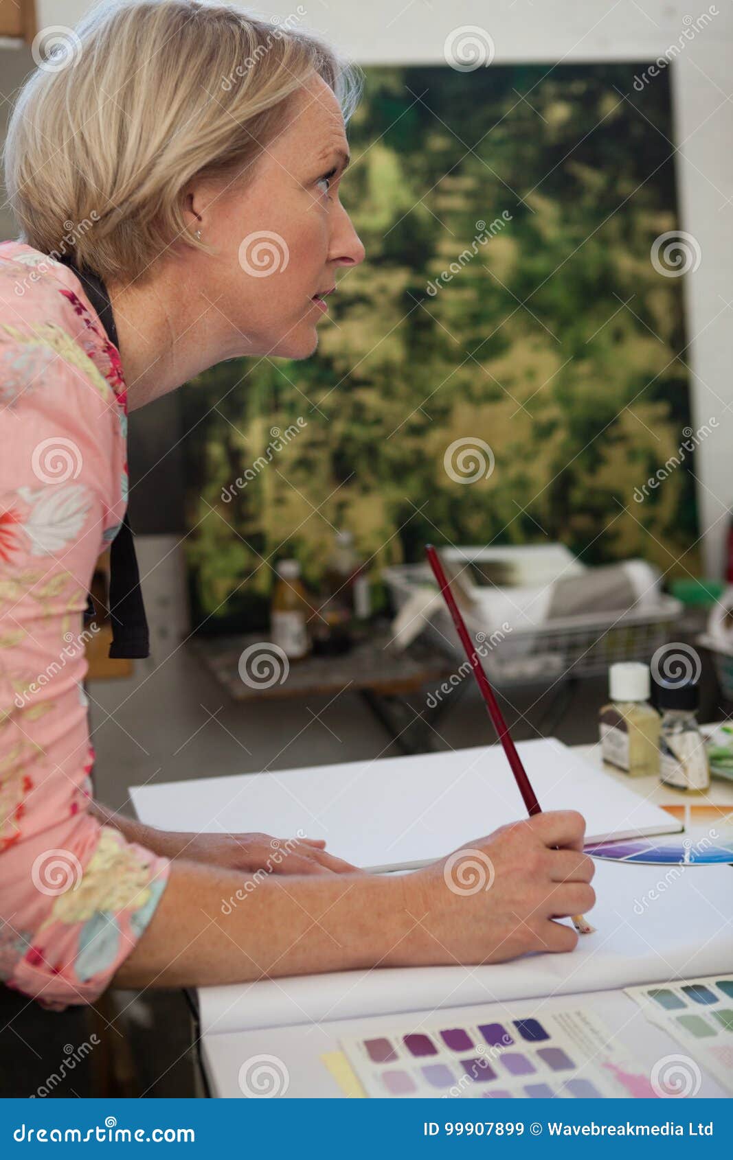 Woman Drawing in Drawing Book Stock Image - Image of indoors, activity ...