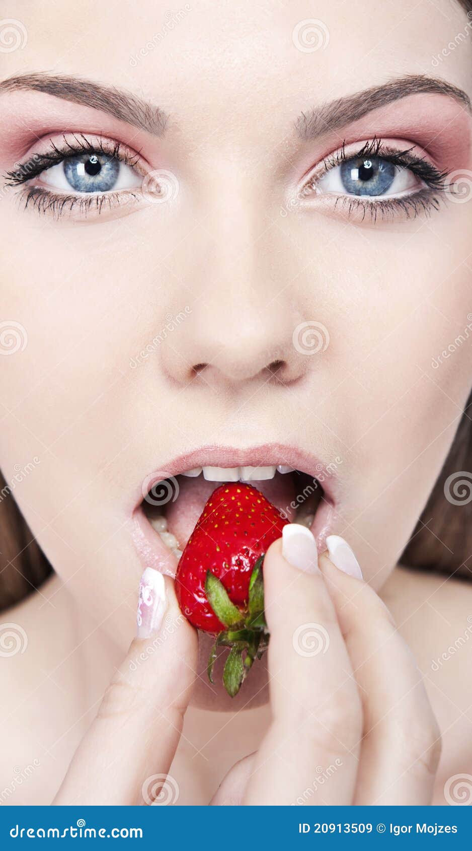 Woman eating strawberry stock image. Image of healthcare - 20913509
