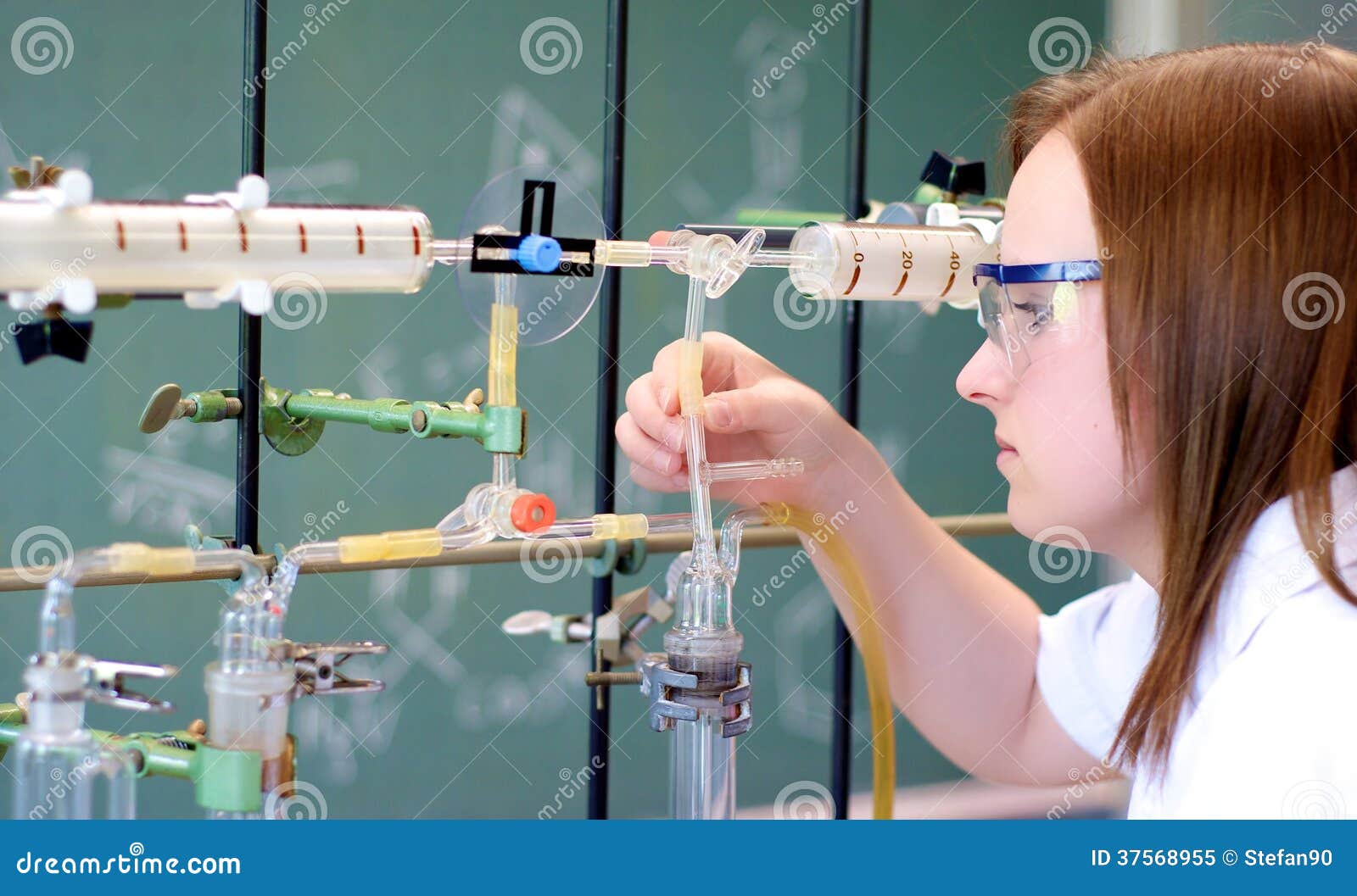 Woman Experimenting in a Laboratory Stock Image - Image of laboratory ...