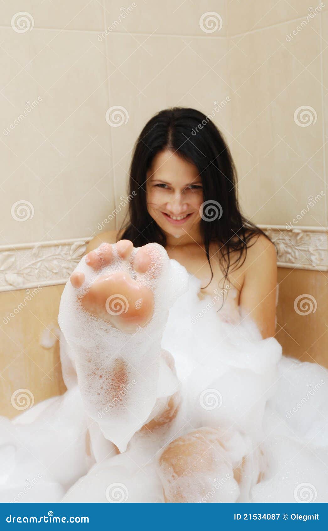 Woman In Foam Bath Stock Image Image Of Naked Washing 21534087