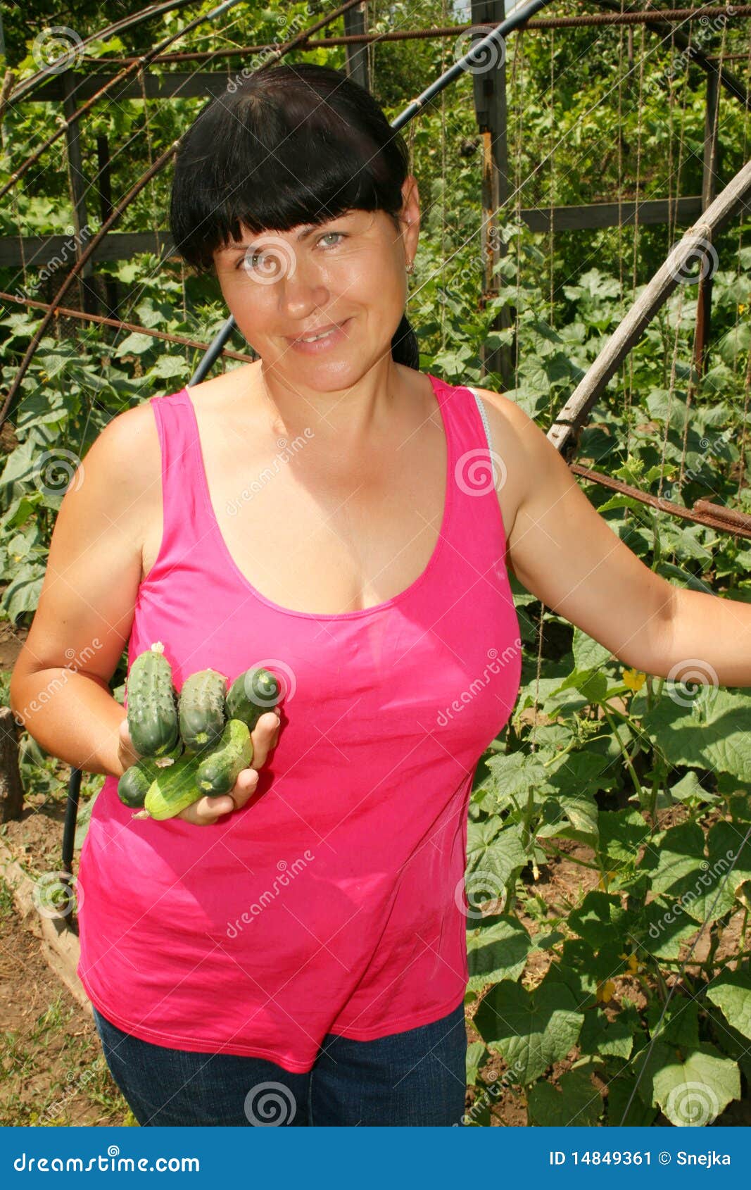 Woman the gardener stock image. Image of portrait, happiness - 14849361