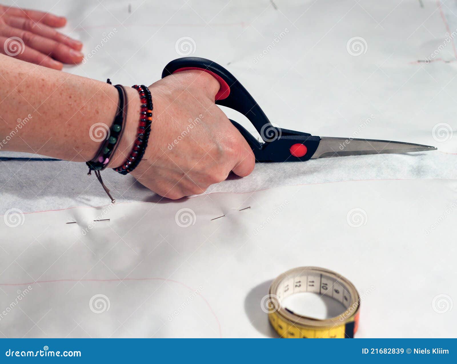 Woman hand cutting stock image. Image of design, sewing - 21682839