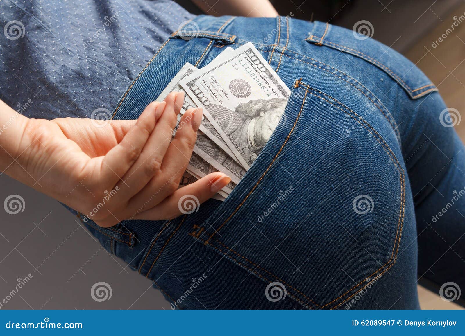 Woman Hand Pick Pack 100 Dollar Banknotes Stock Photos - Free & Royalty ...