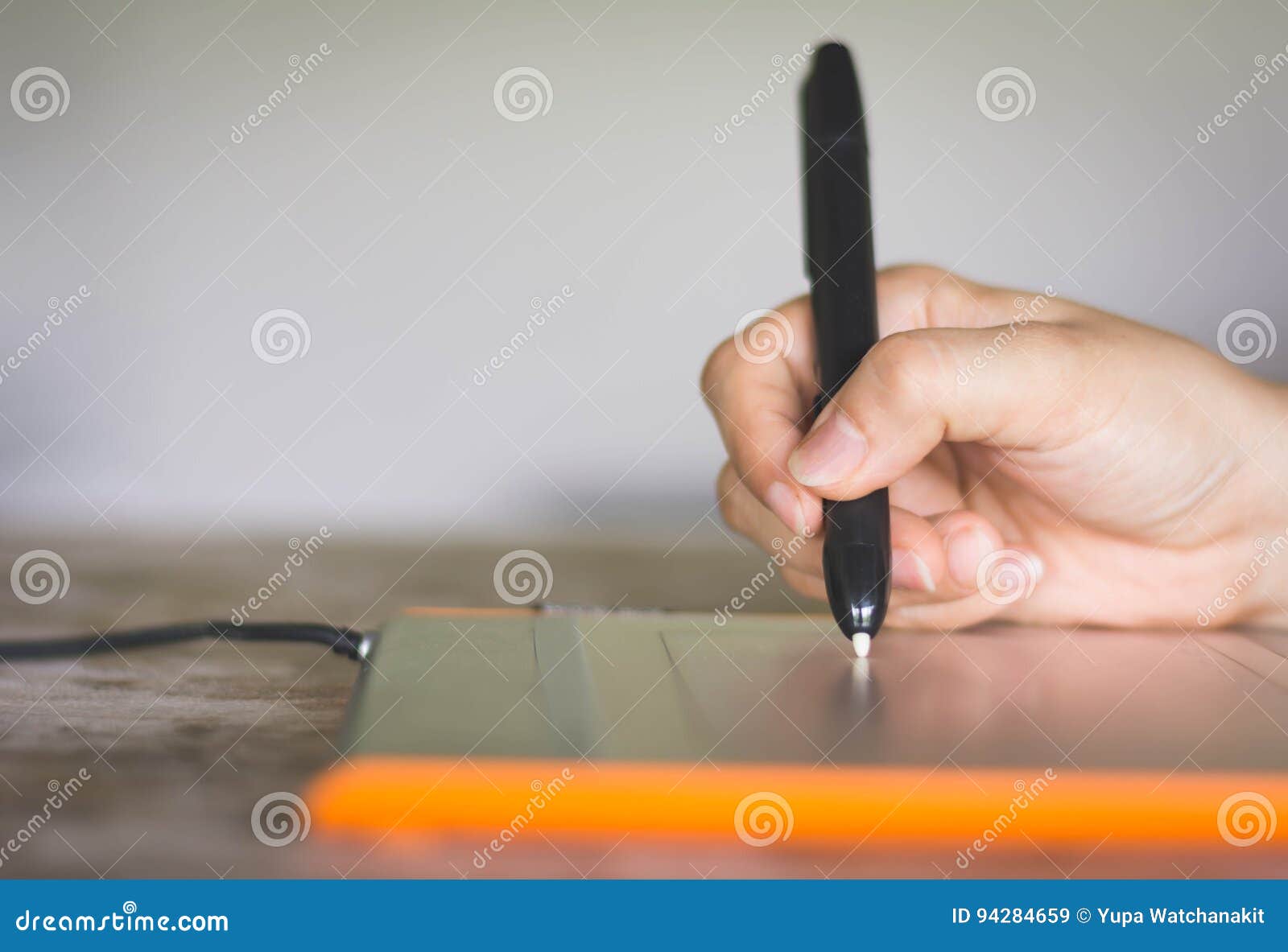 Woman hand using mouse pen stock image. Image of desk - 94284659