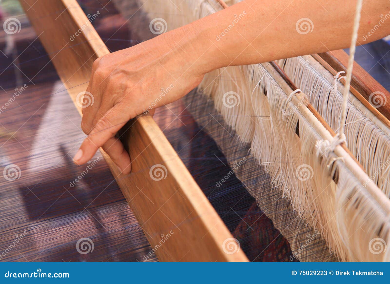 Woman Hand Weaving Pattern on Loom Stock Image - Image of weave, hand ...