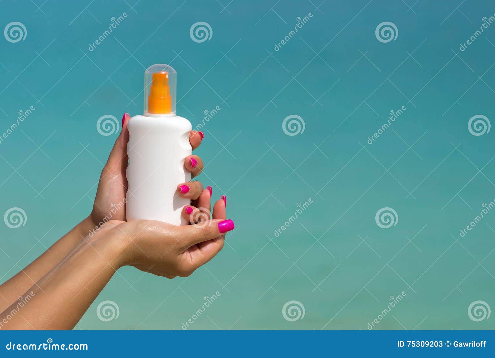 Woman Hands Putting Sunscreen from a Suncream Bottle Editorial Stock ...