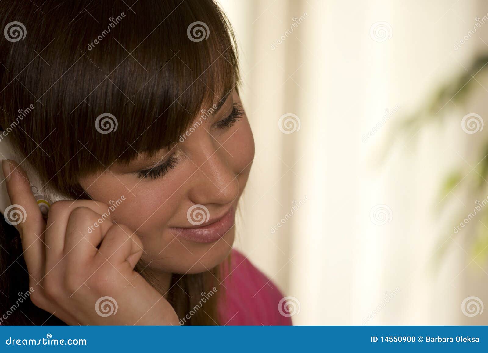 Woman with handy stock photo. Image of happiness, glamour - 14550900