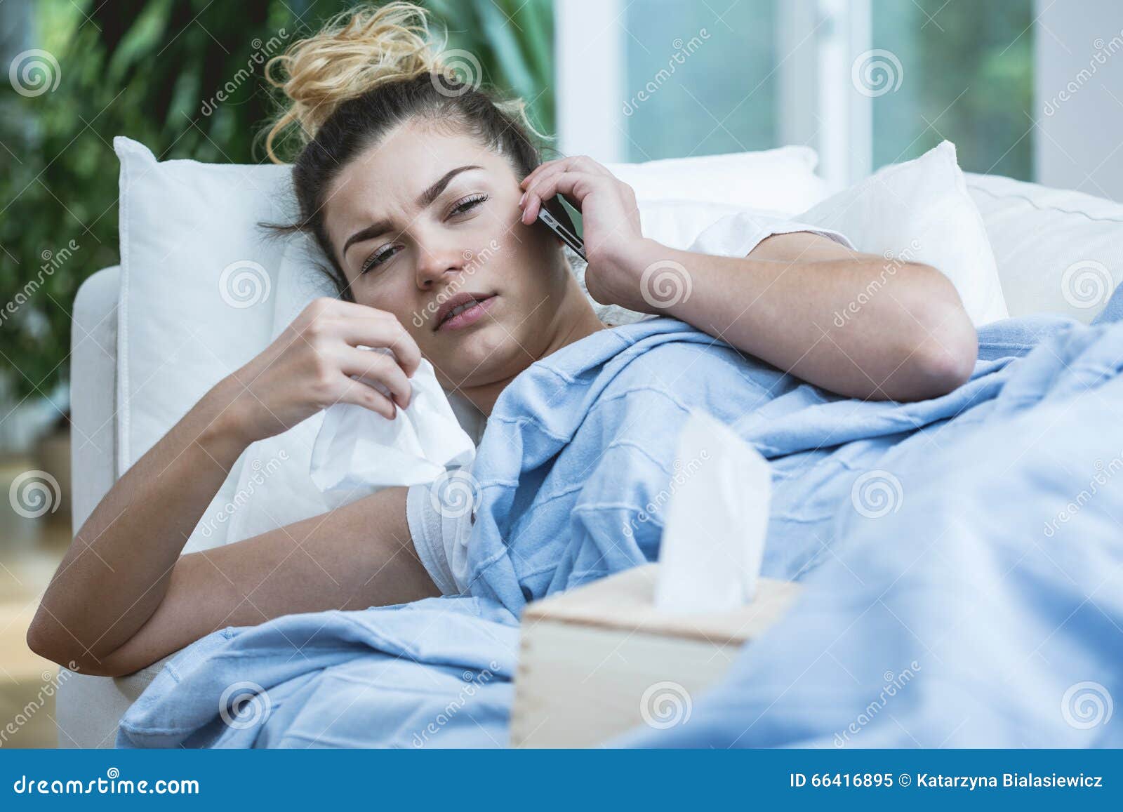 Woman with head cold stock image. Image of wipe, blanket - 66416895