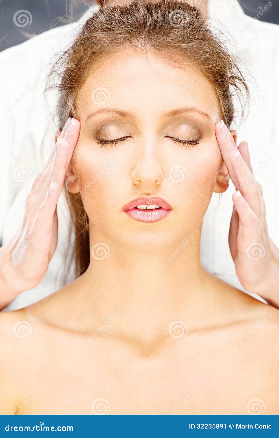 Woman on head massage stock image. Image of head, treatment - 32235891