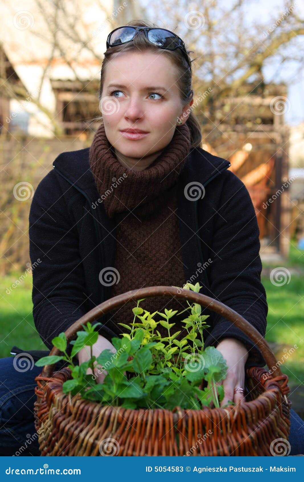 Woman with herbs stock image. Image of freshness, organic - 5054583