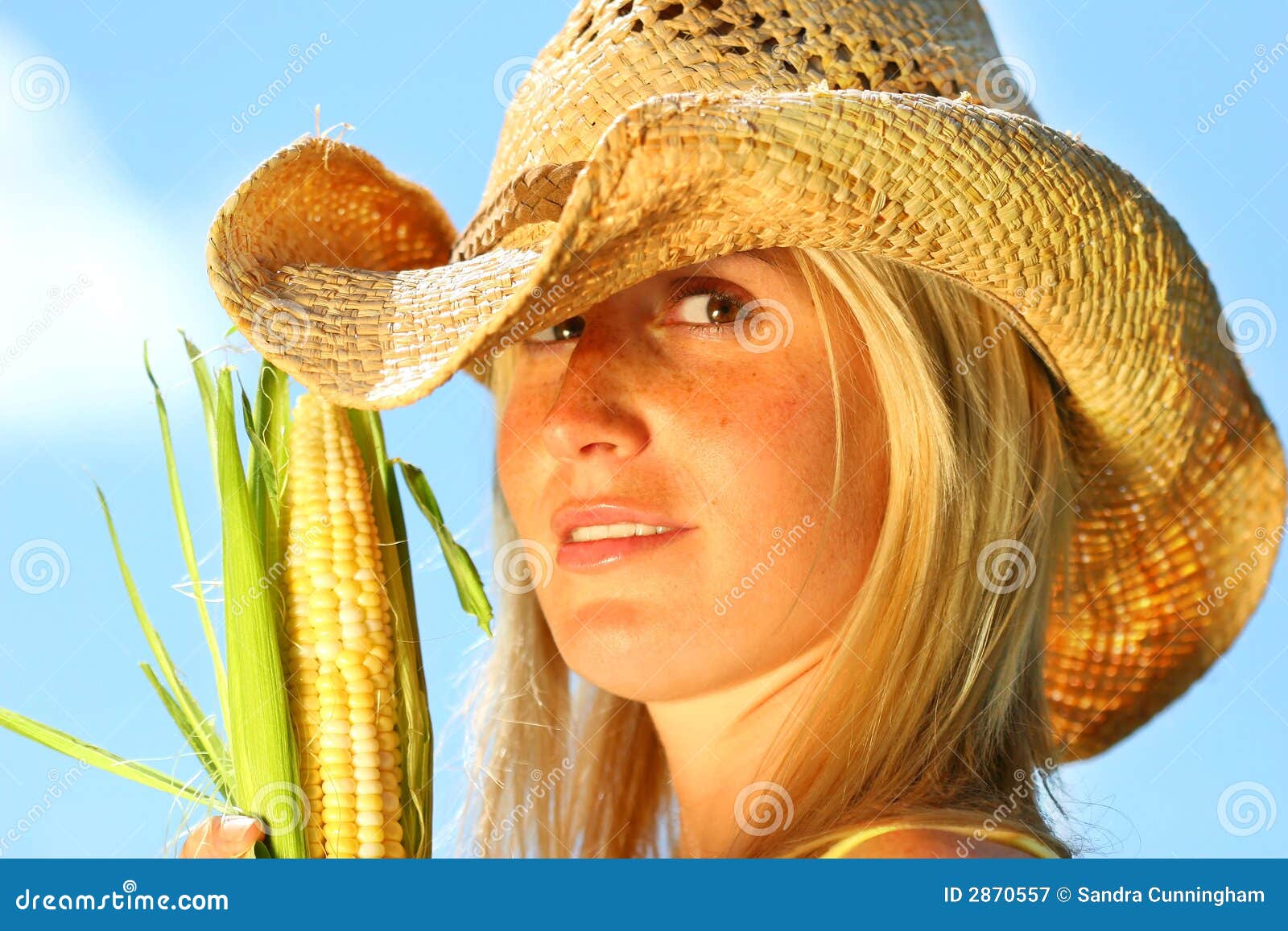 Woman holding corn stock image. Image of pretty, health - 2870557