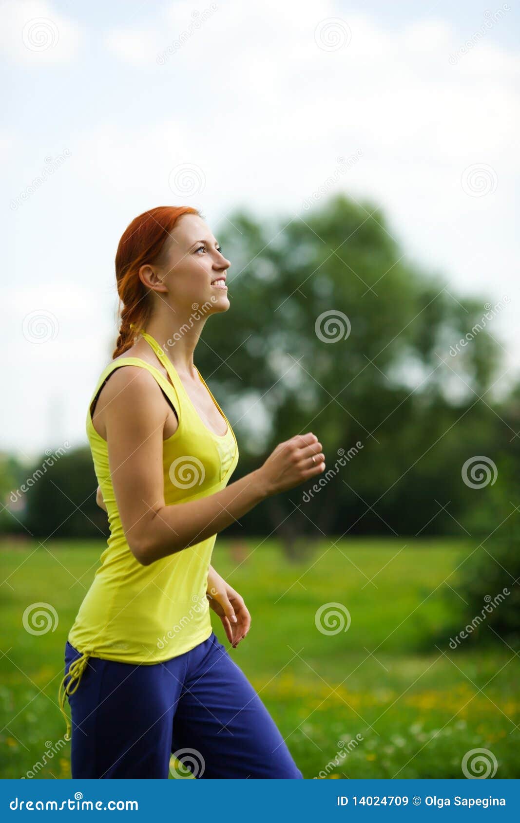 Woman jogging stock image. Image of pursuit, leisure - 14024709