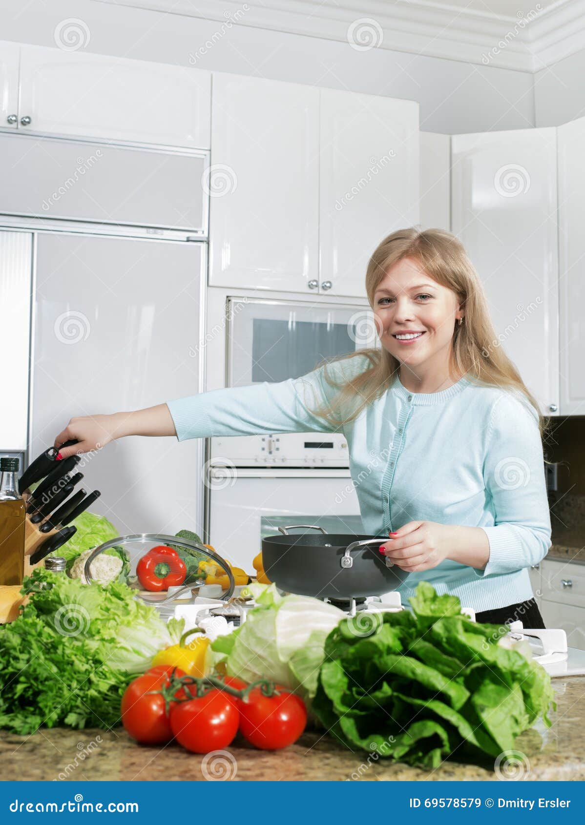 Woman on kitchen stock image. Image of cuisine, aroma - 69578579